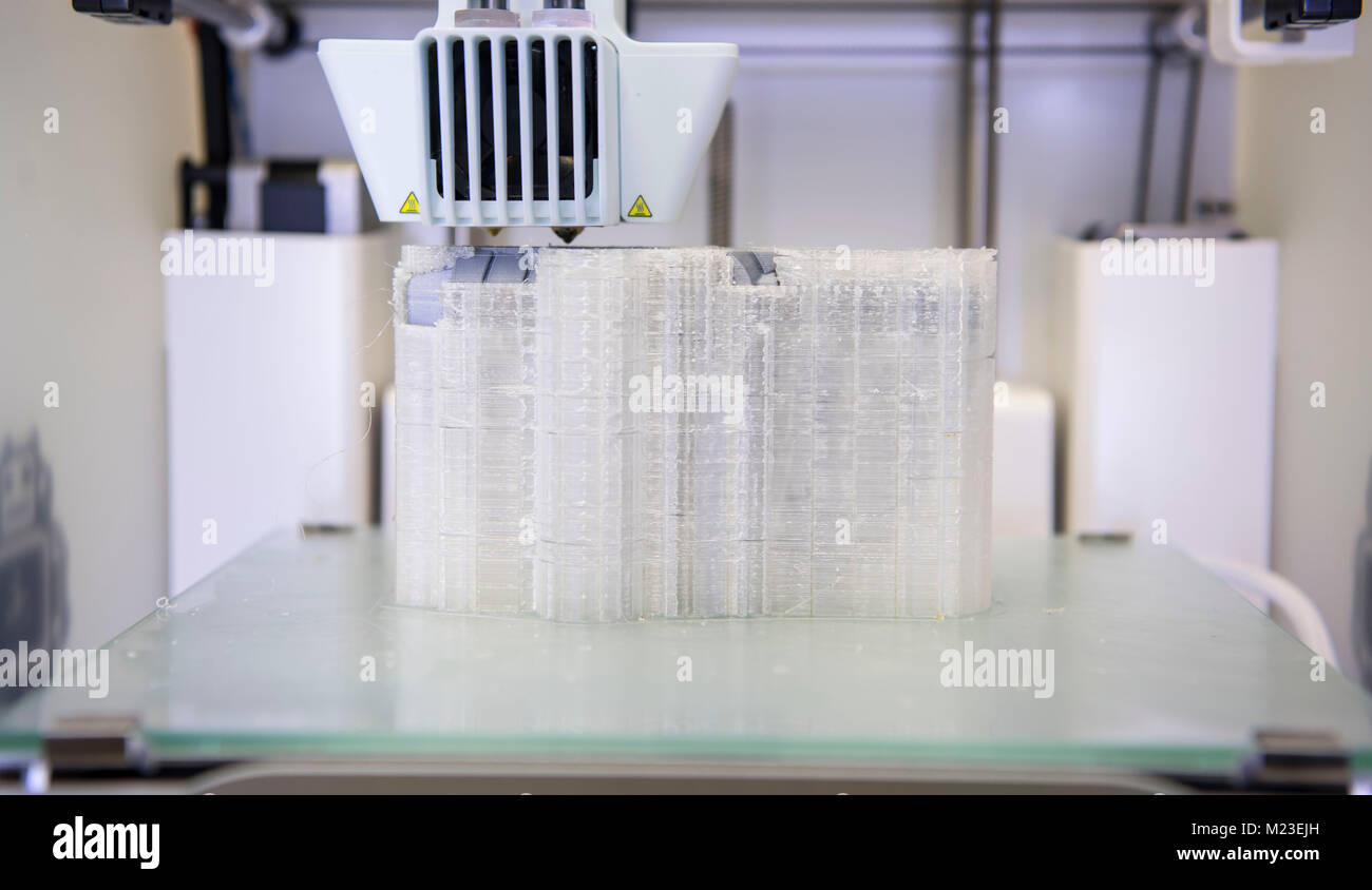 A Ultimaker 2 3d digital printer in use in a laboratory Stock Photo - Alamy