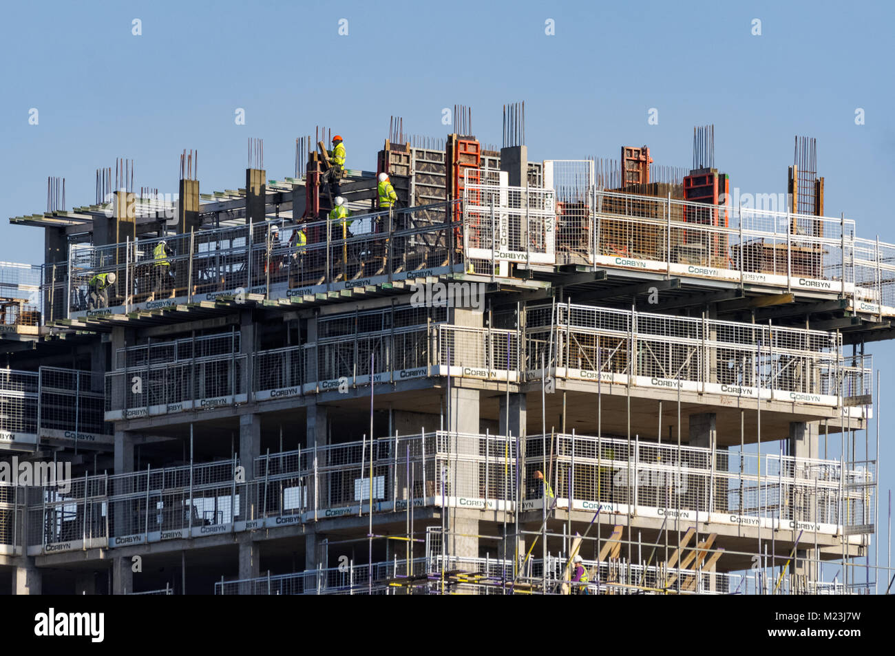 Construction site of apartment house hi-res stock photography and ...