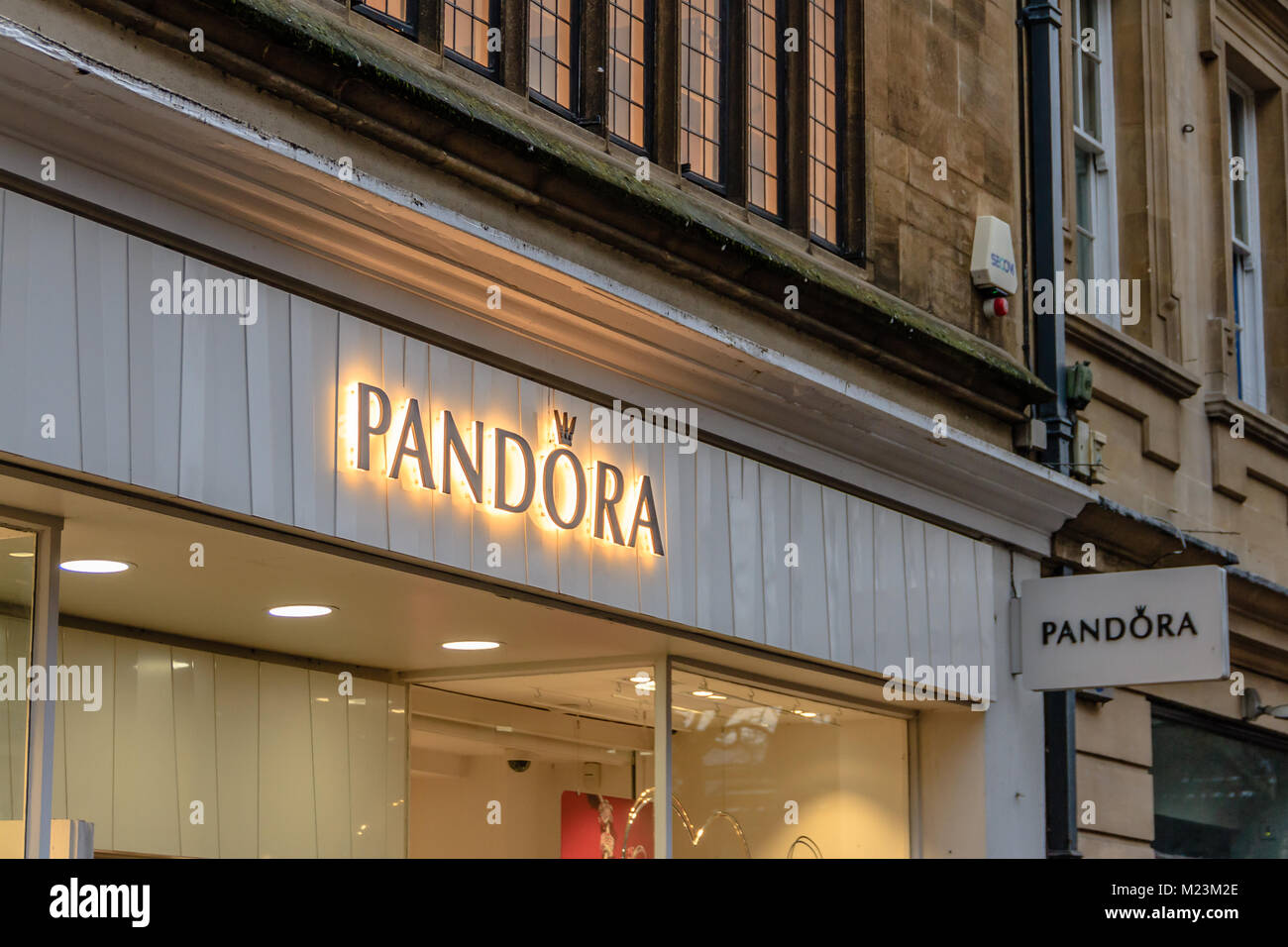 Pandora store hi-res stock photography and images - Alamy