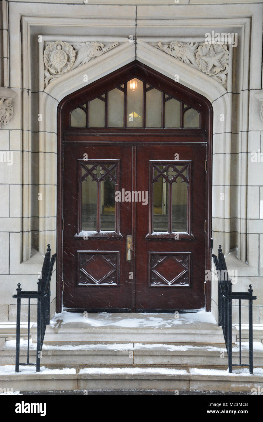 Gothic doors hi-res stock photography and images - Alamy