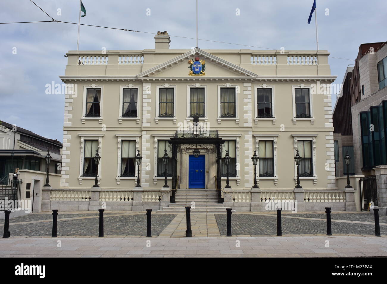 Mansion House with coat of arms of Lord Mayor of Dublin above building ...