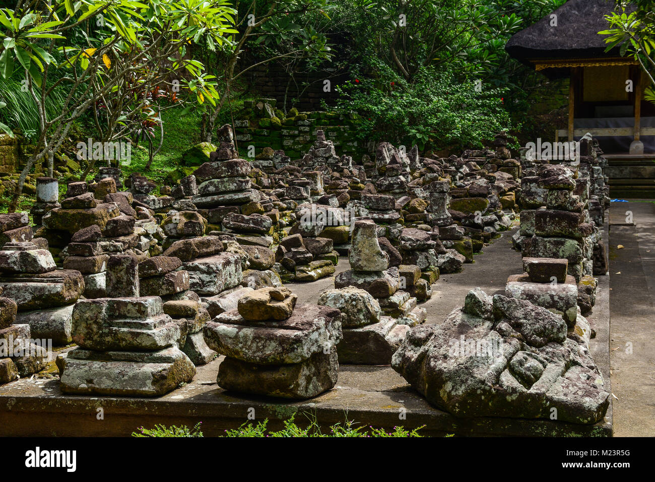 Ancient ruined Goa Gajah (Elephant Cave Temple) in Ubud, Bali ...