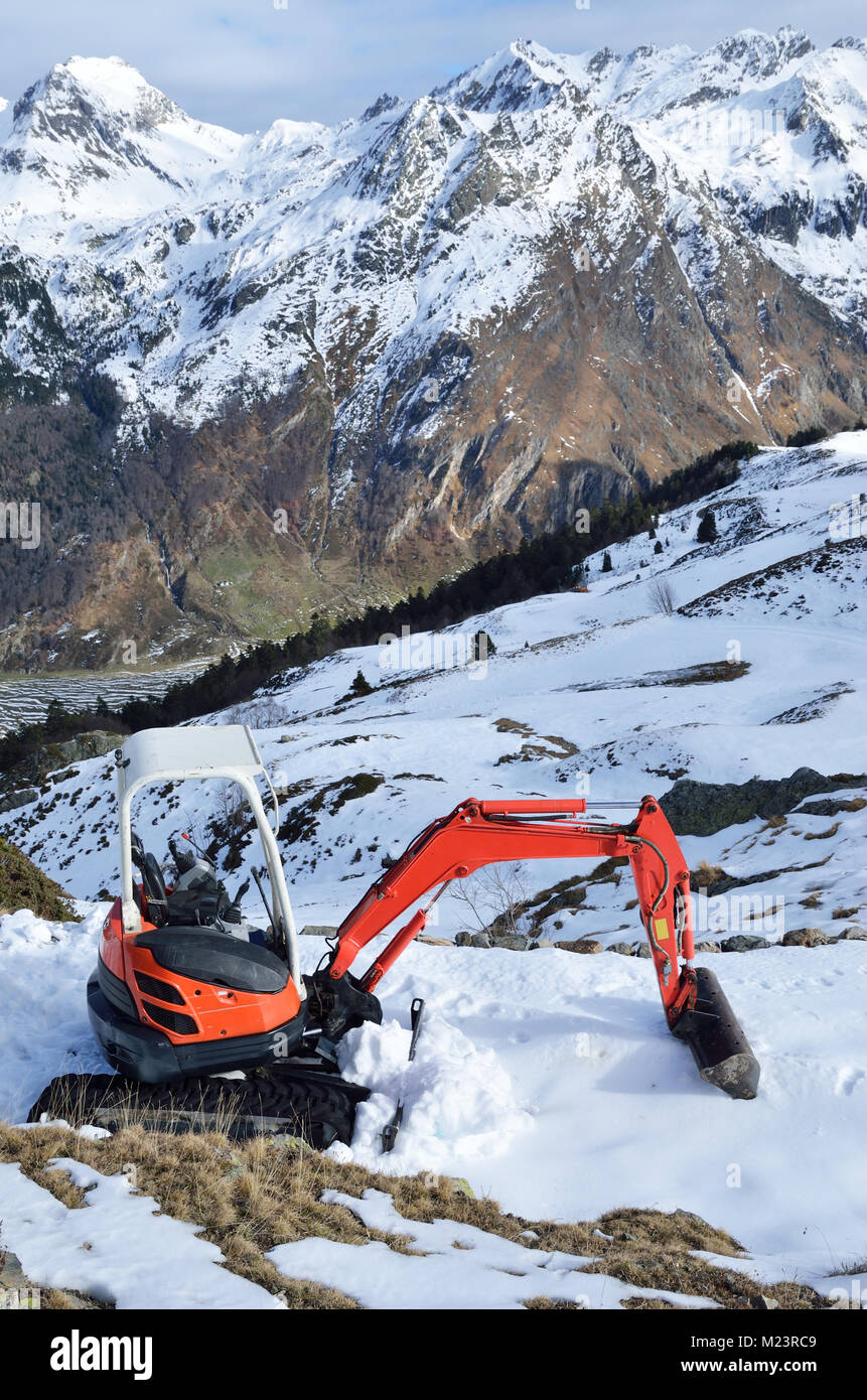 How to shovel snow hi-res stock photography and images - Alamy