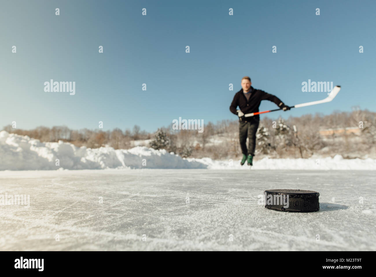 Ice hockey stick puck hi-res stock photography and images - Alamy