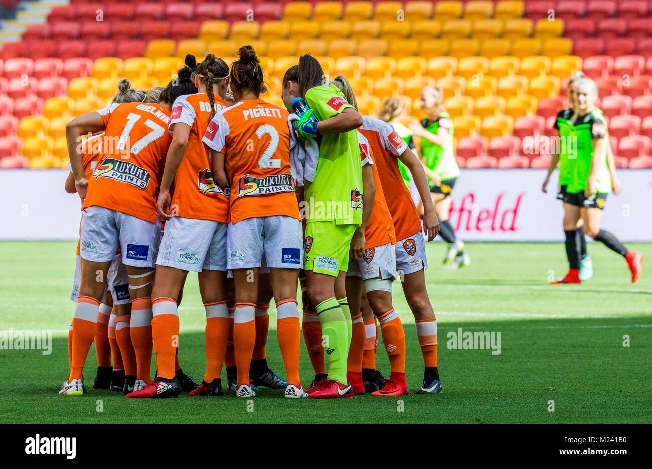 Stadium roar hi-res stock photography and images - Alamy