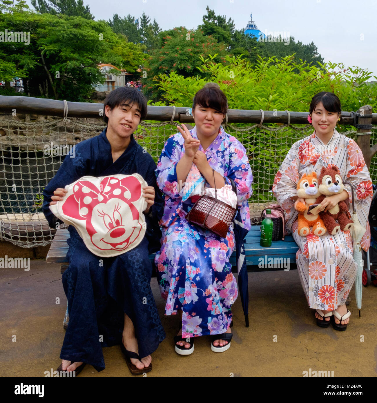 Tokyo disney asian people hi-res stock photography and images - Alamy
