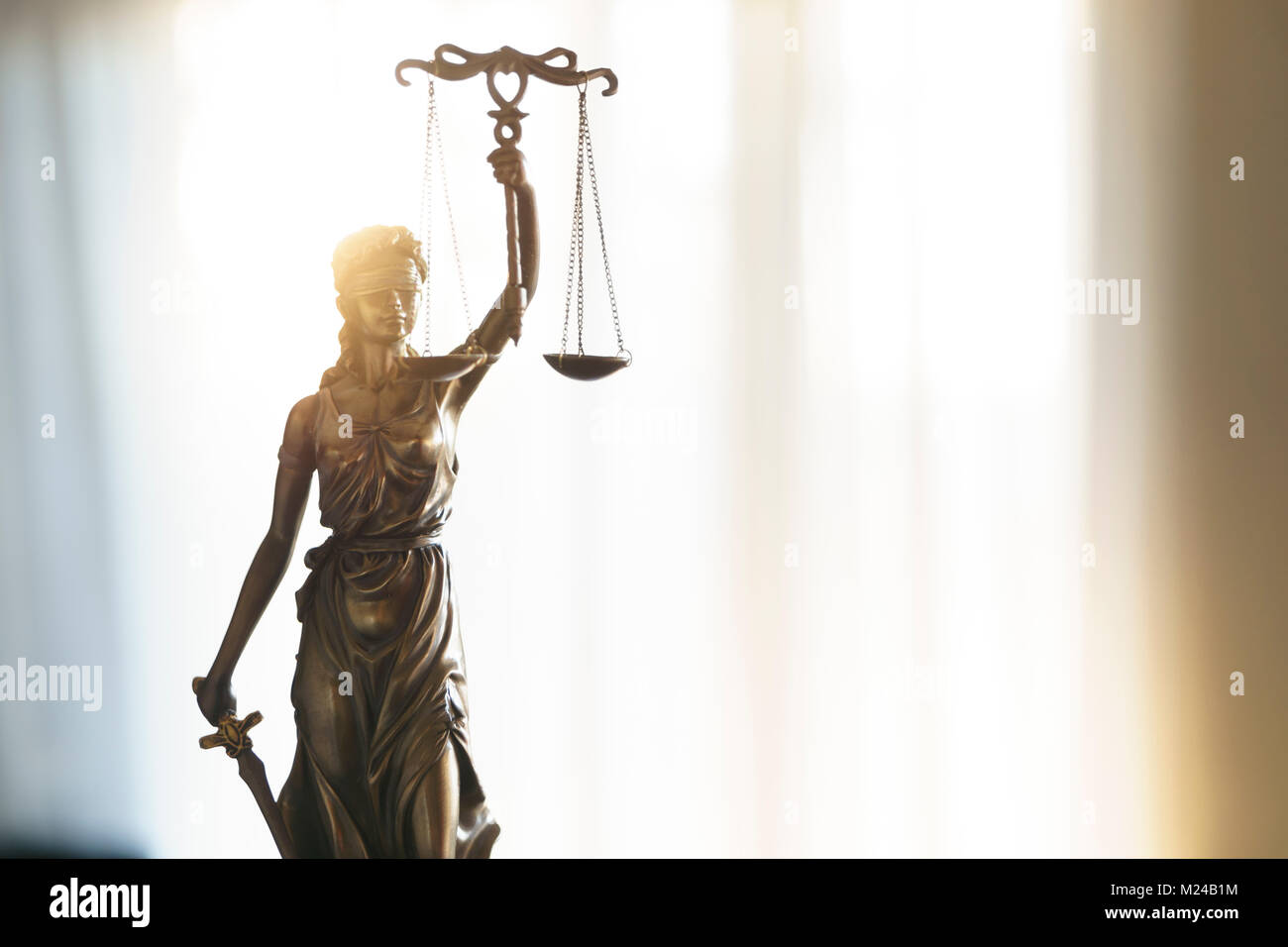 Blind justice statue hi-res stock photography and images - Alamy