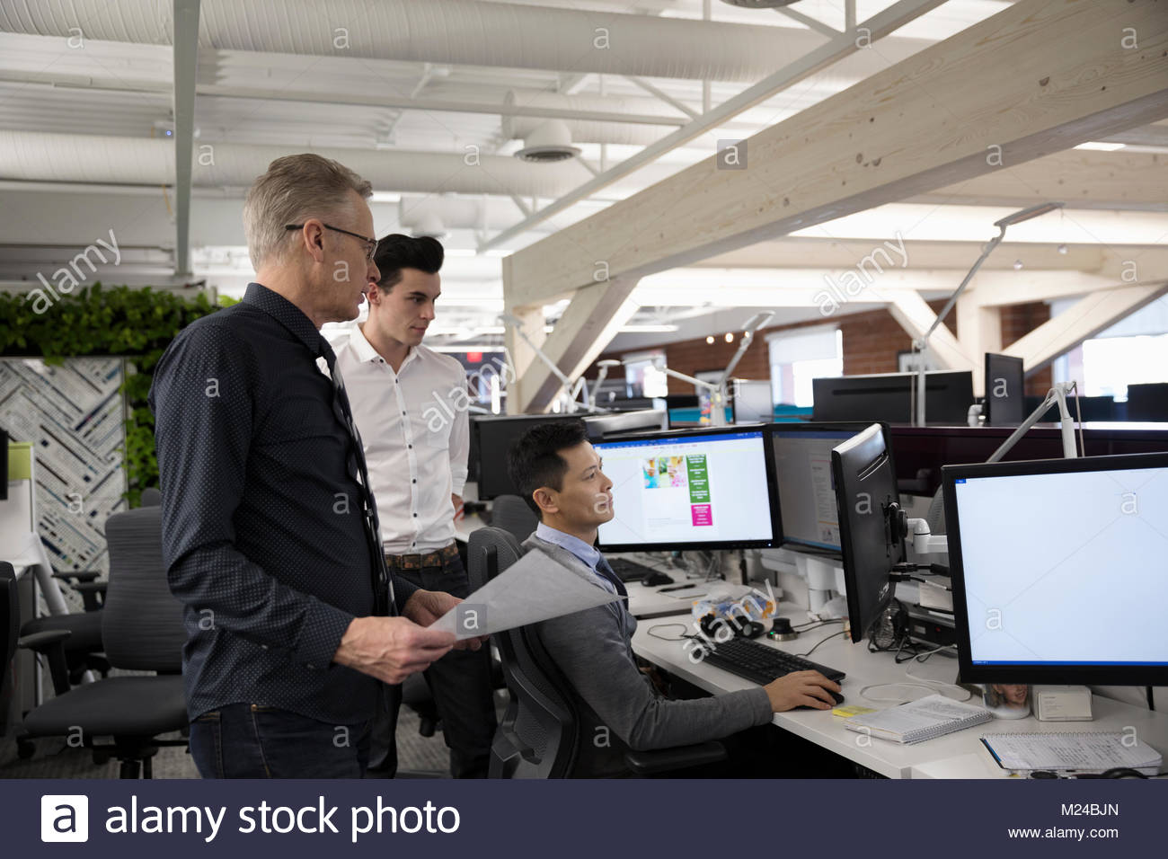 Open plan office computers hi-res stock photography and images - Alamy