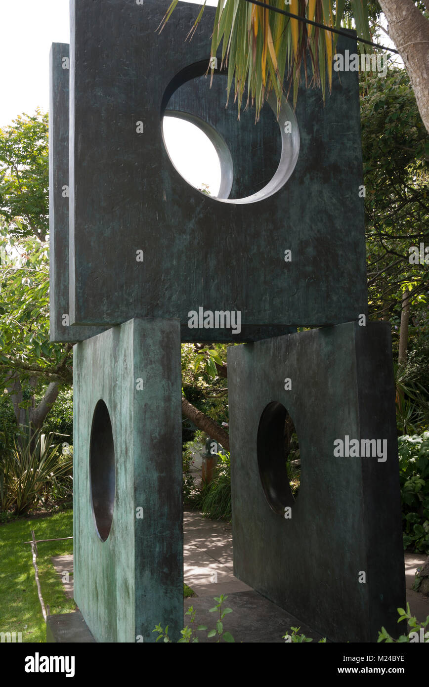 Four-Square (Walk Through) bronze sculpture at the Barbara Hepworth ...