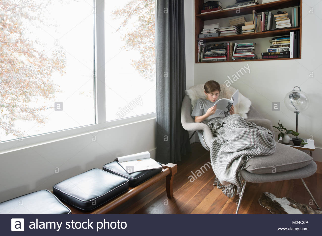 Corner of a japanese reading room hi-res stock photography and images ...