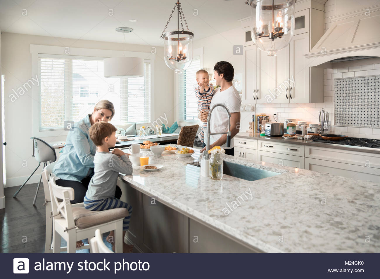 Family bonding breakfast hi-res stock photography and images - Alamy