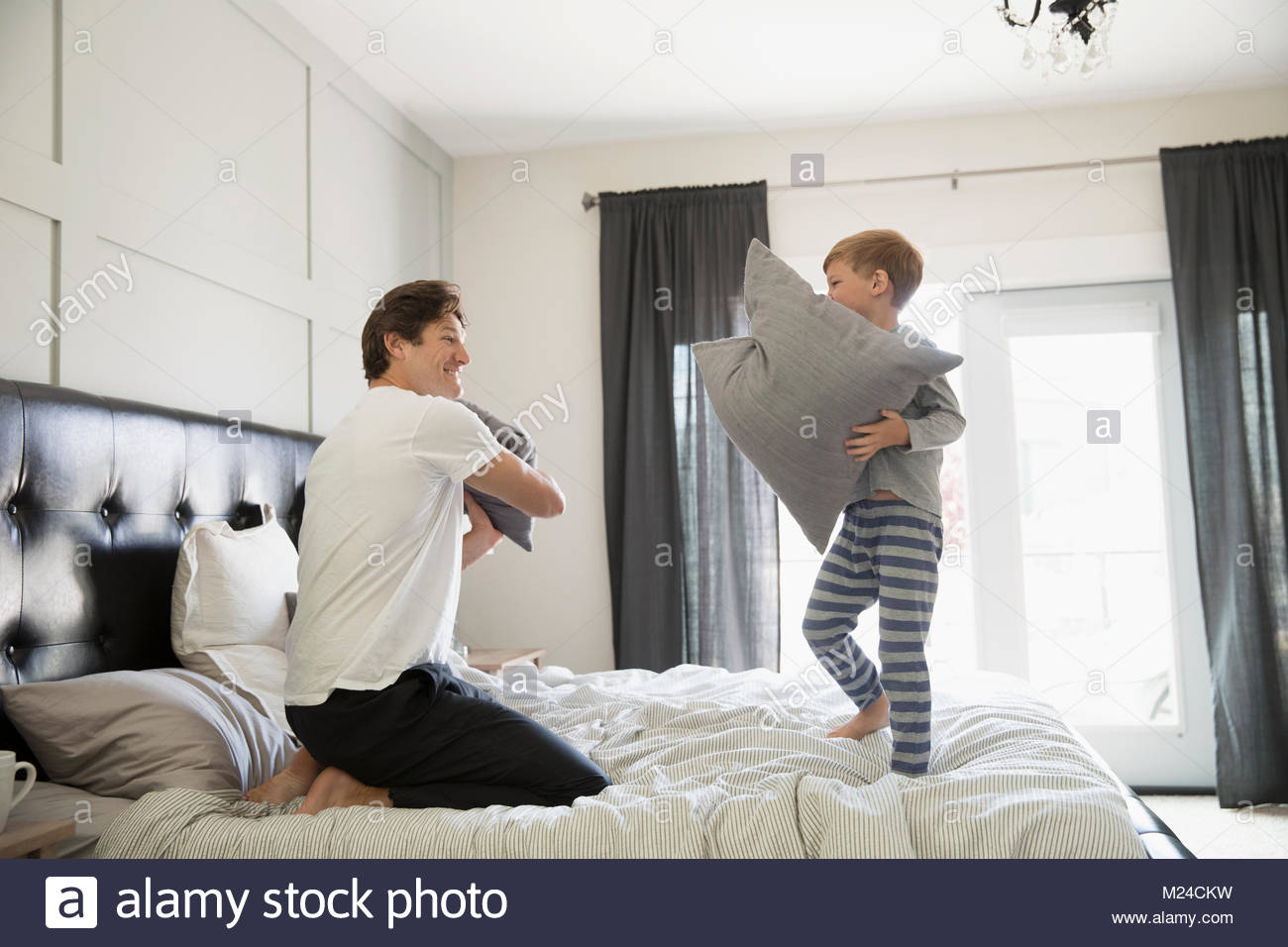 Son father fighting hi-res stock photography and images - Alamy