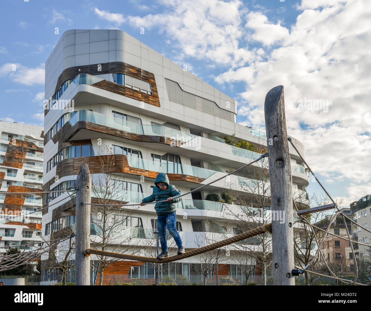 Rope acrobatics hi-res stock photography and images - Alamy