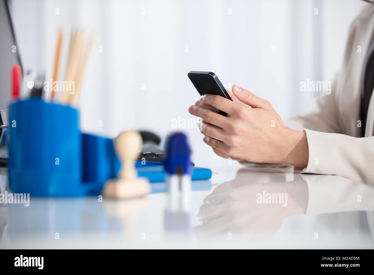 Smart desk hi-res stock photography and images - Alamy