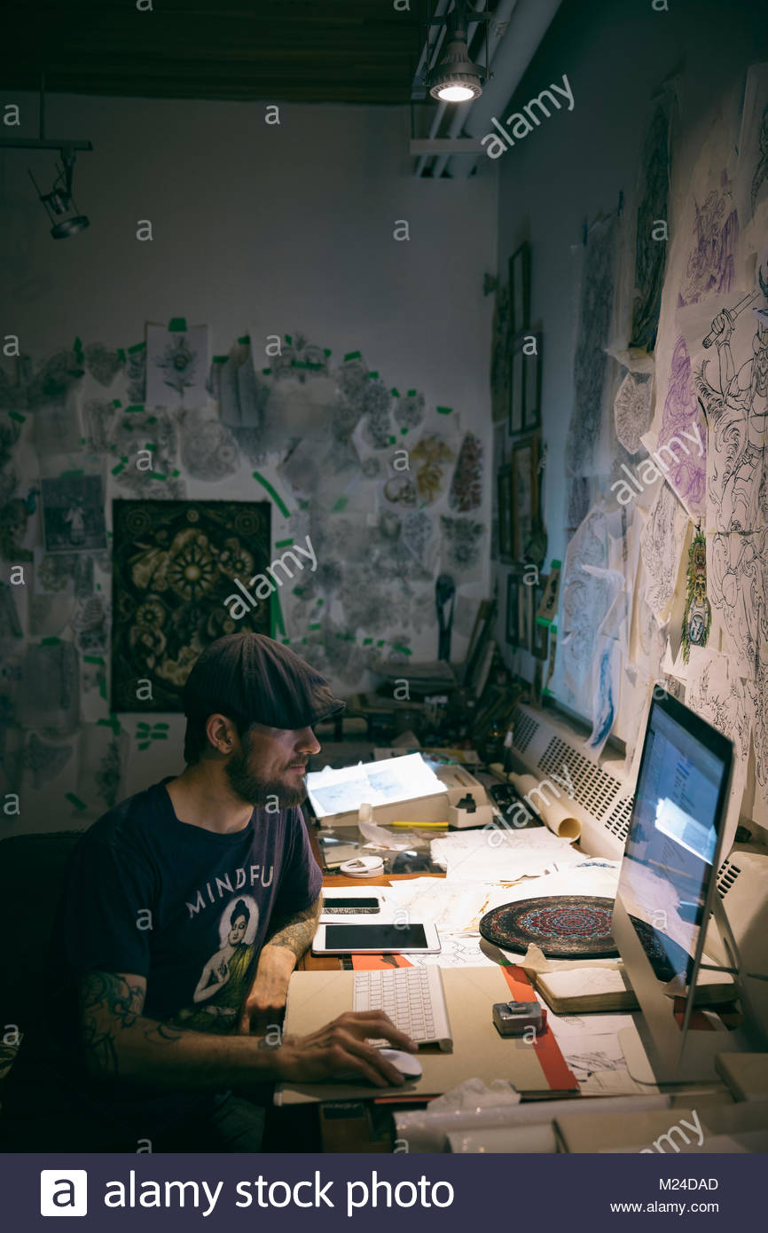 Artist computer design hi-res stock photography and images - Alamy