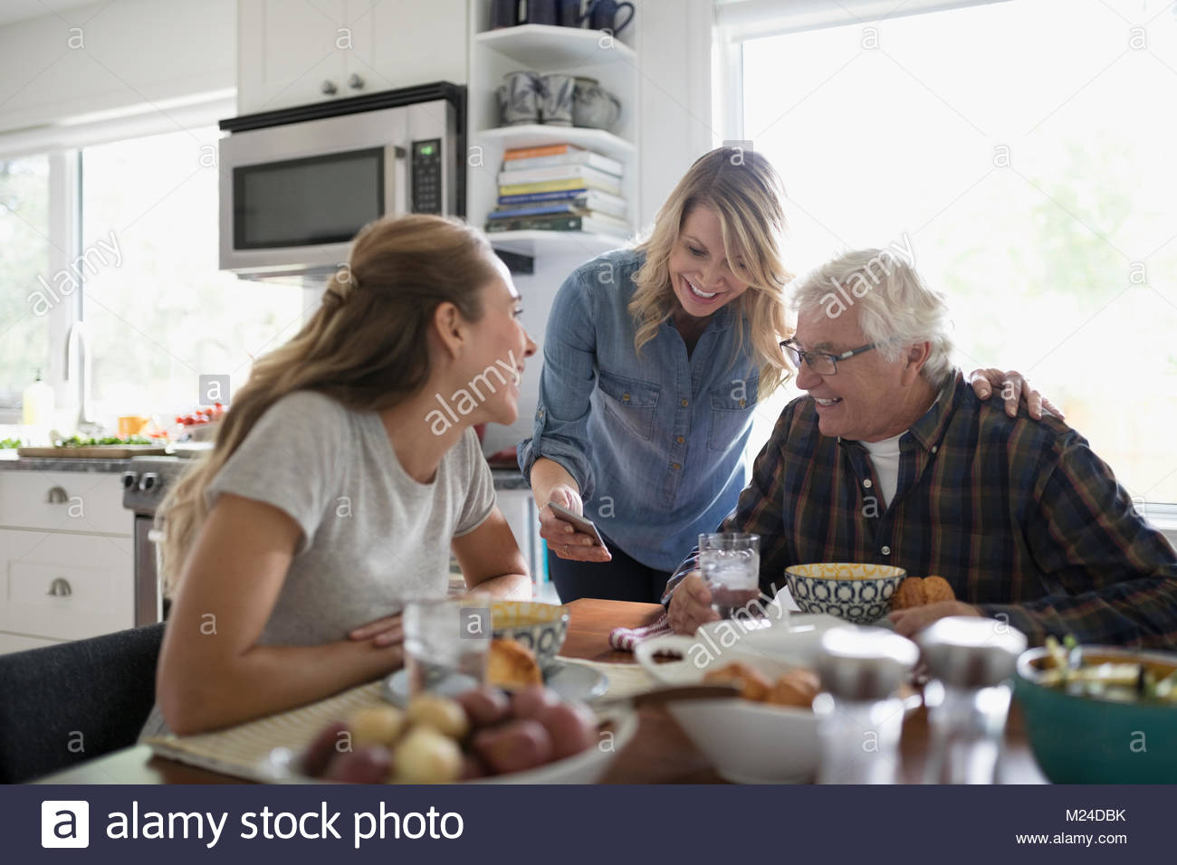 Smart kitchen table hi-res stock photography and images - Alamy