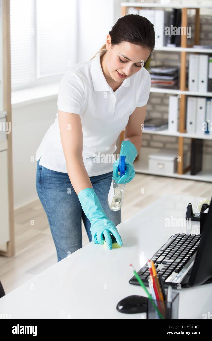Desk clean hi-res stock photography and images - Alamy