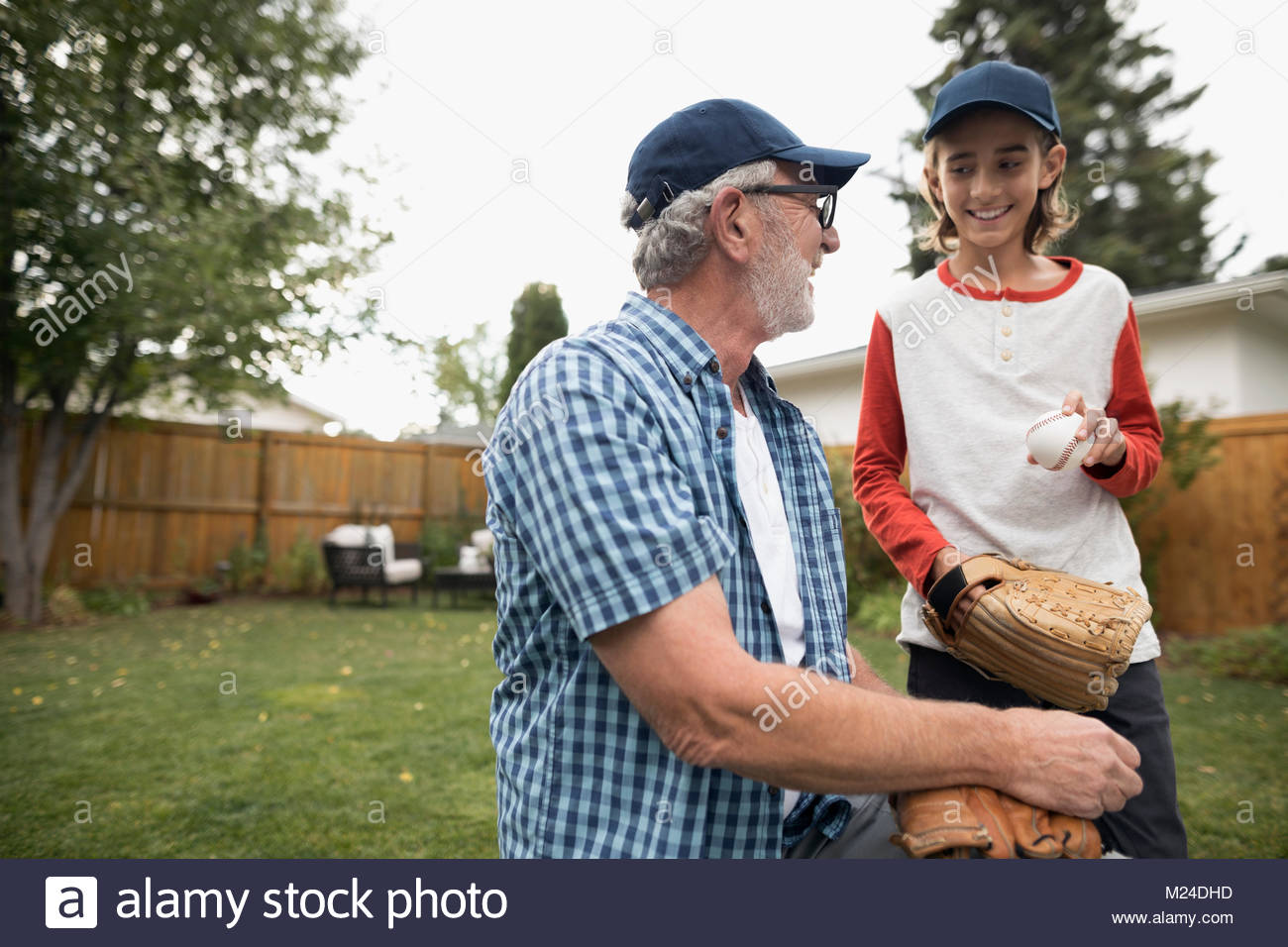 Grandfather grandson face hi-res stock photography and images - Alamy