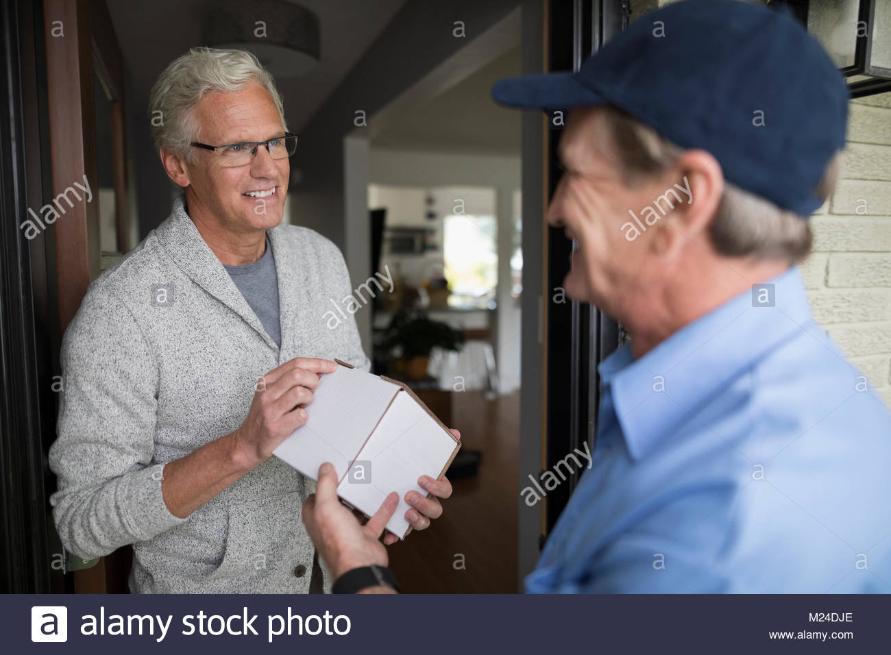 Delivery door senior hi-res stock photography and images - Alamy