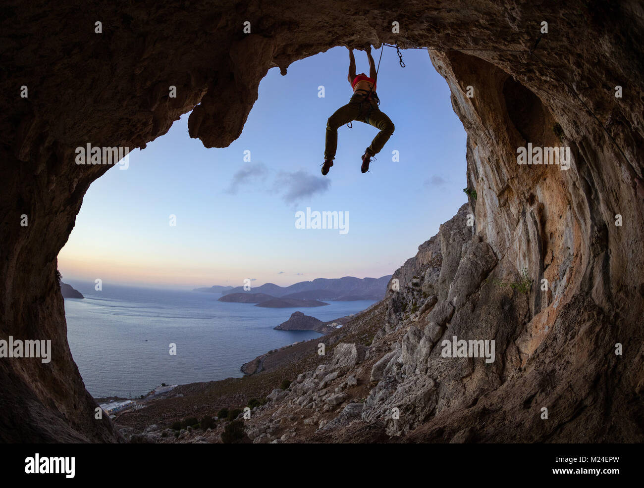 Climb climbing cave hi-res stock photography and images - Alamy