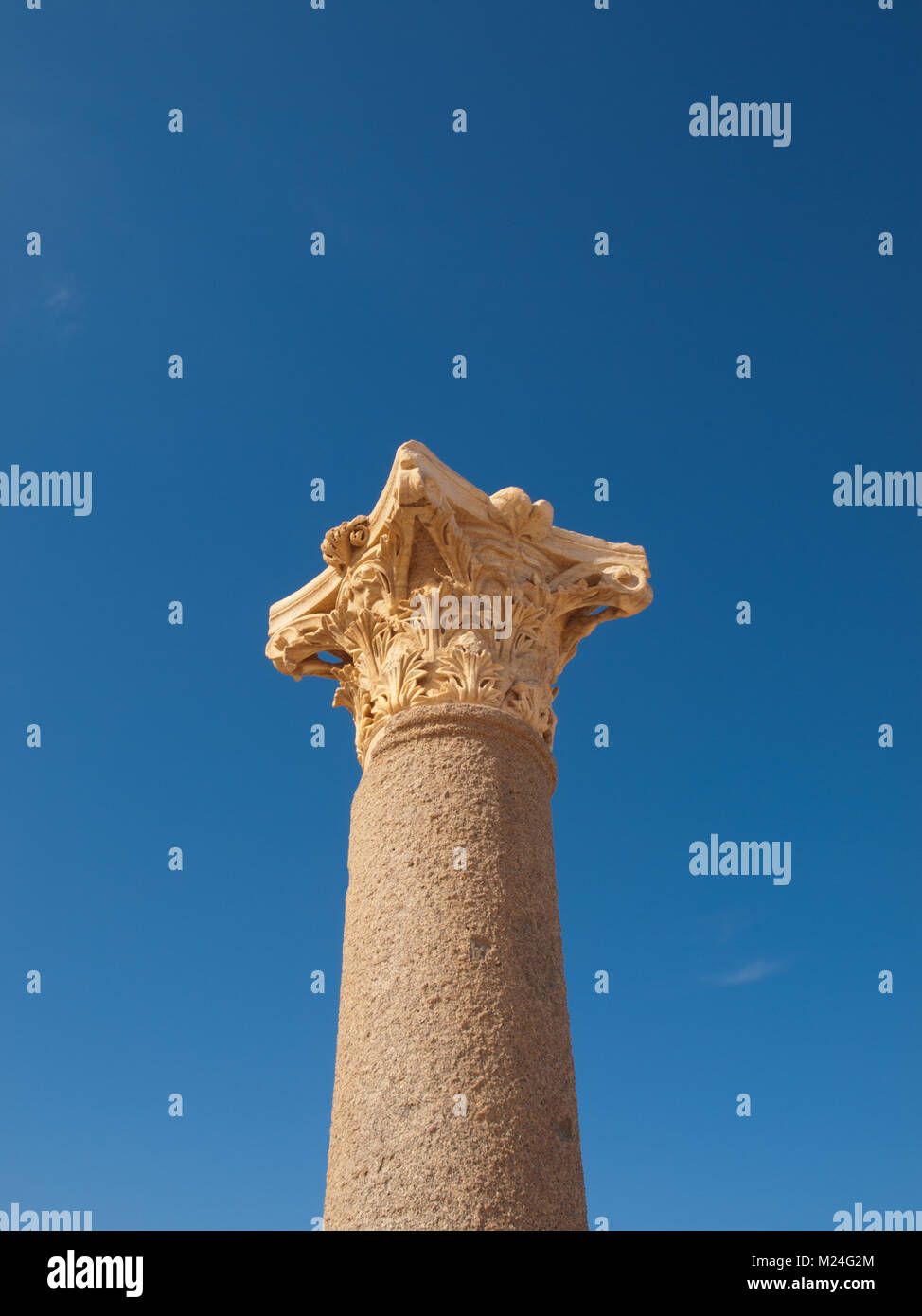 Roman ruins of Sabratha column chapiter Corinthian style Stock Photo ...