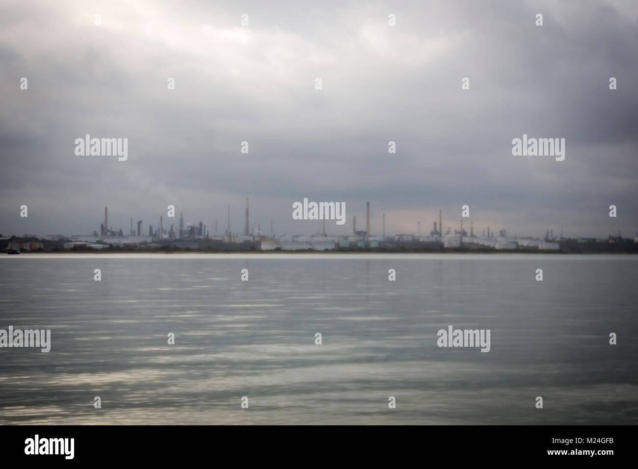 Fawley Oil Refinery viewed from Hamble Beach Stock Photo - Alamy