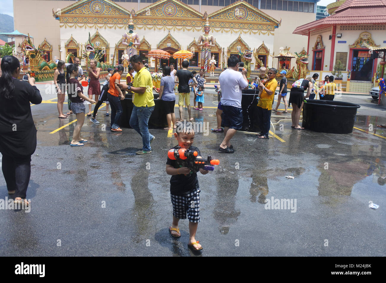 Water pistol target hi-res stock photography and images - Alamy