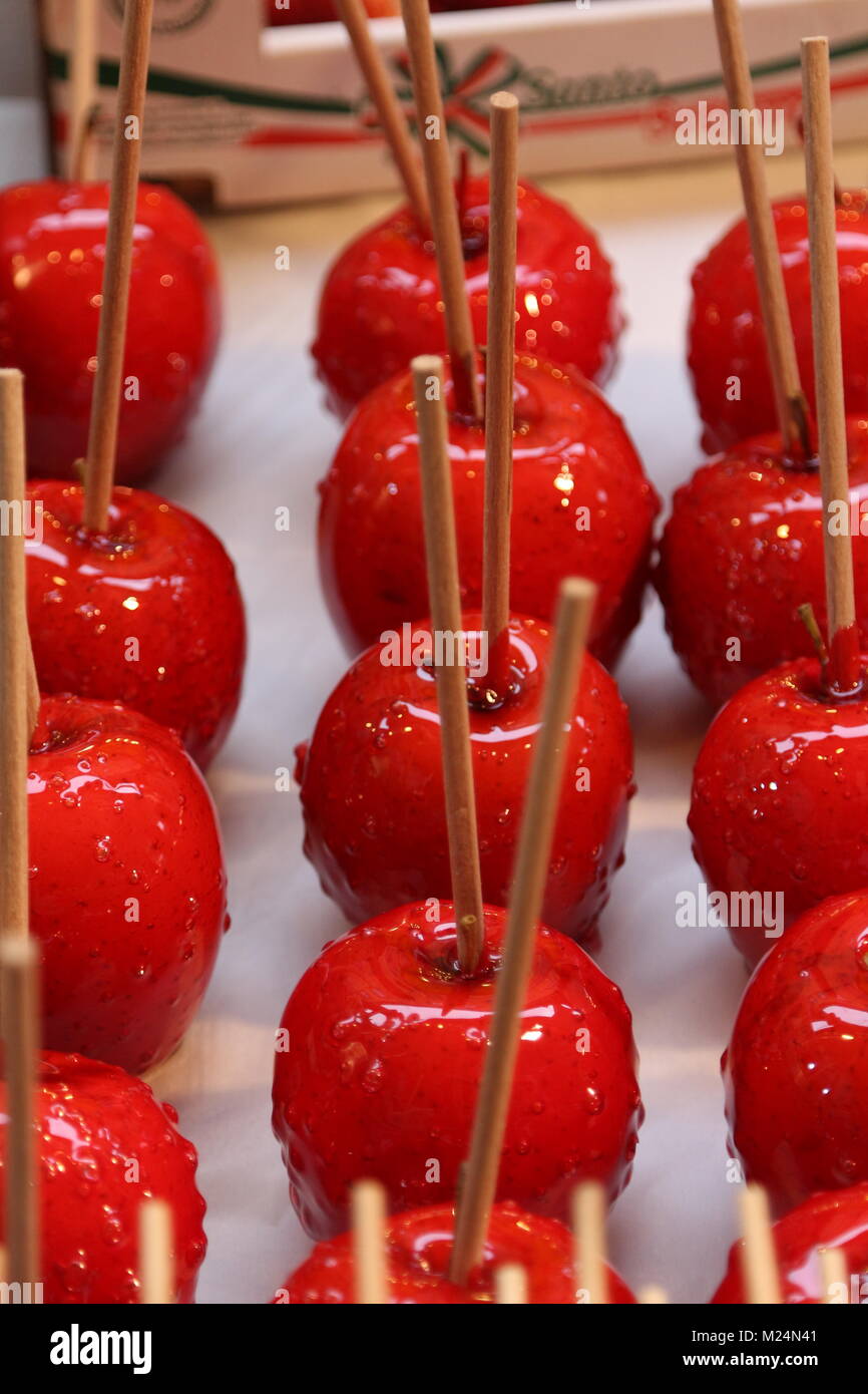 Candy apples fair hi-res stock photography and images - Alamy