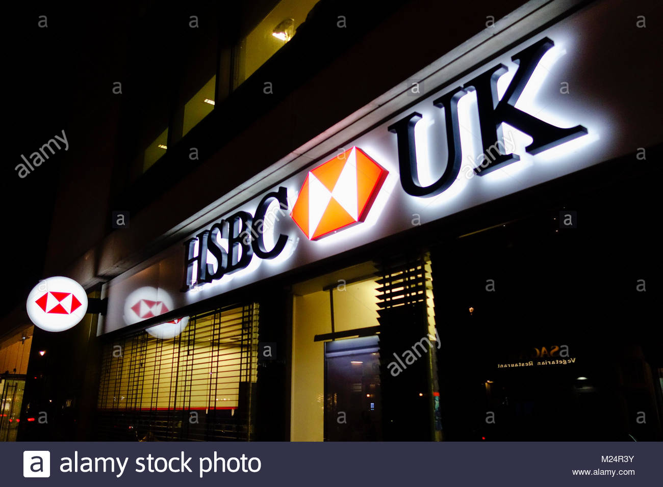 Front Of Hsbc Bank High Resolution Stock Photography and Images - Alamy