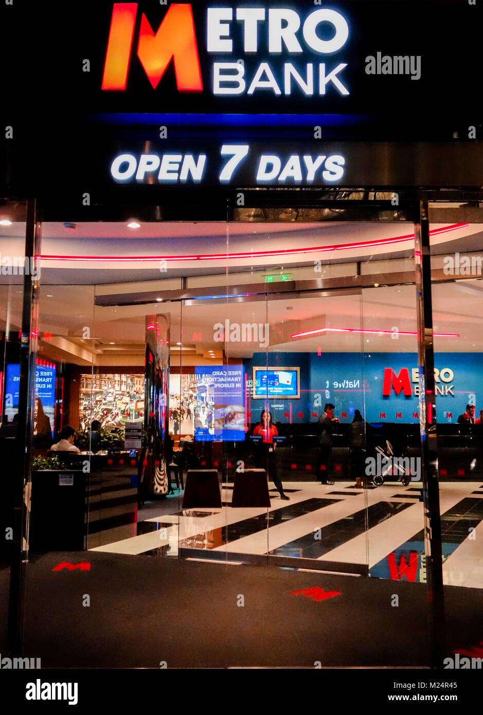 Metro bank interior hi-res stock photography and images - Alamy