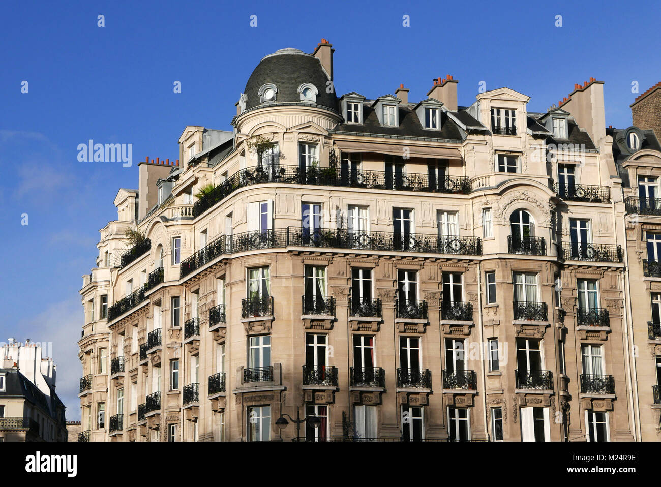 France Paris Haussmann Building Facade Stock Photos & France Paris ...