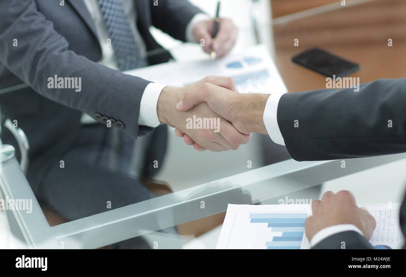 welcome and handshake business partners Stock Photo - Alamy