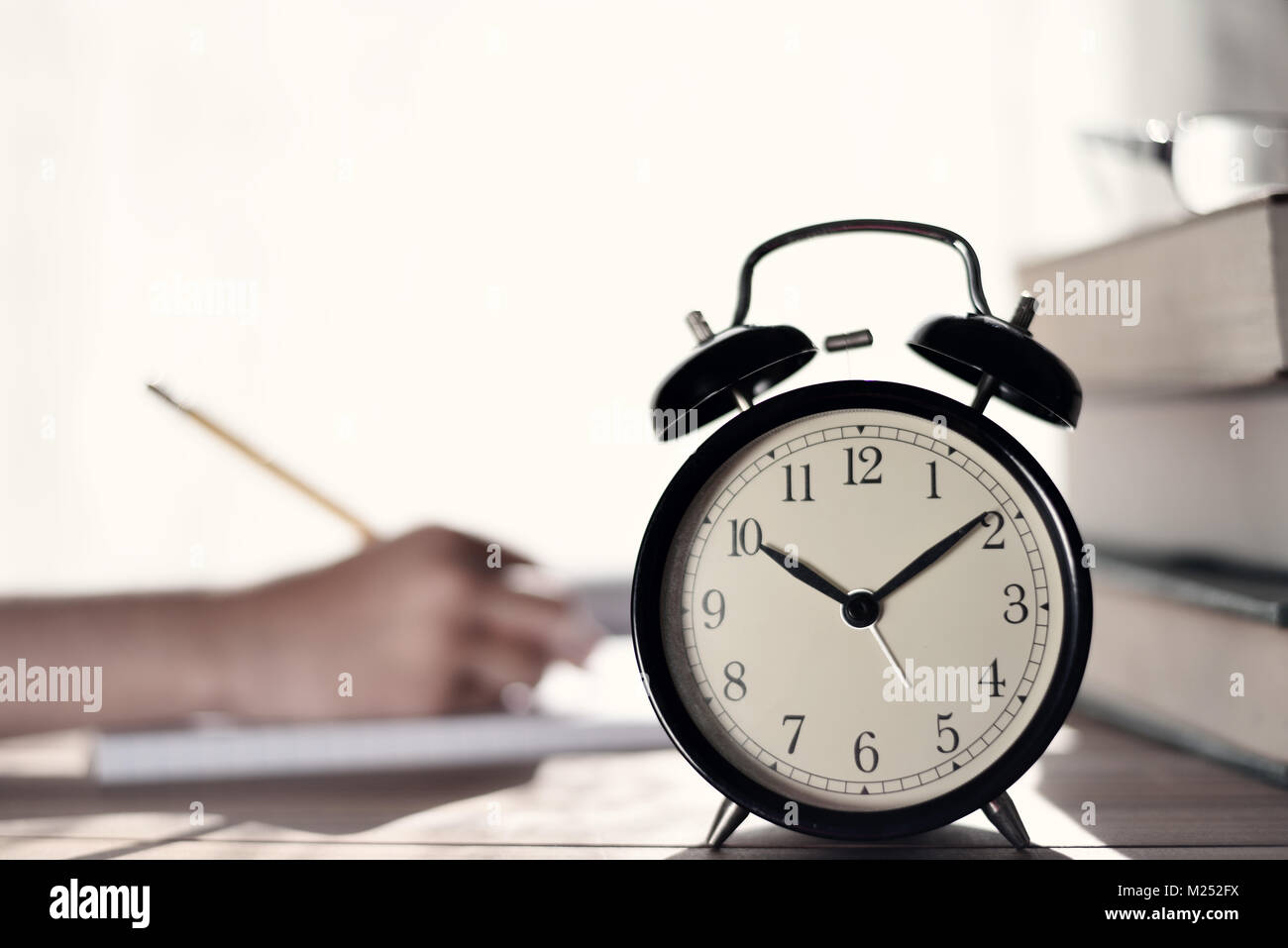 Vintage writing desk books hi-res stock photography and images - Alamy