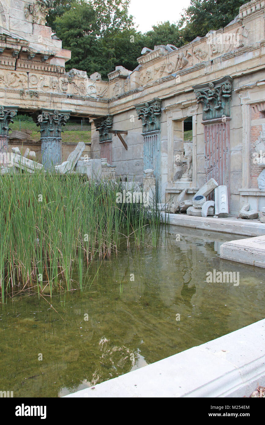 Artificial roman ruins in the park of the Schönbrunn castle in Vienna ...