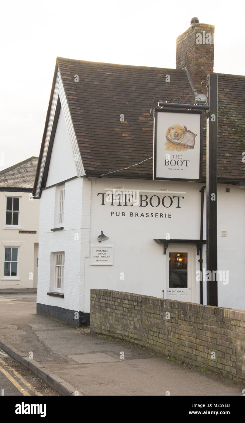 Dining boot hi-res stock photography and images - Alamy