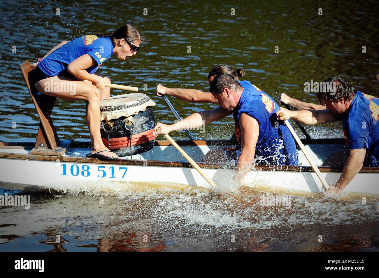 Dragon boat rac hi-res stock photography and images - Alamy