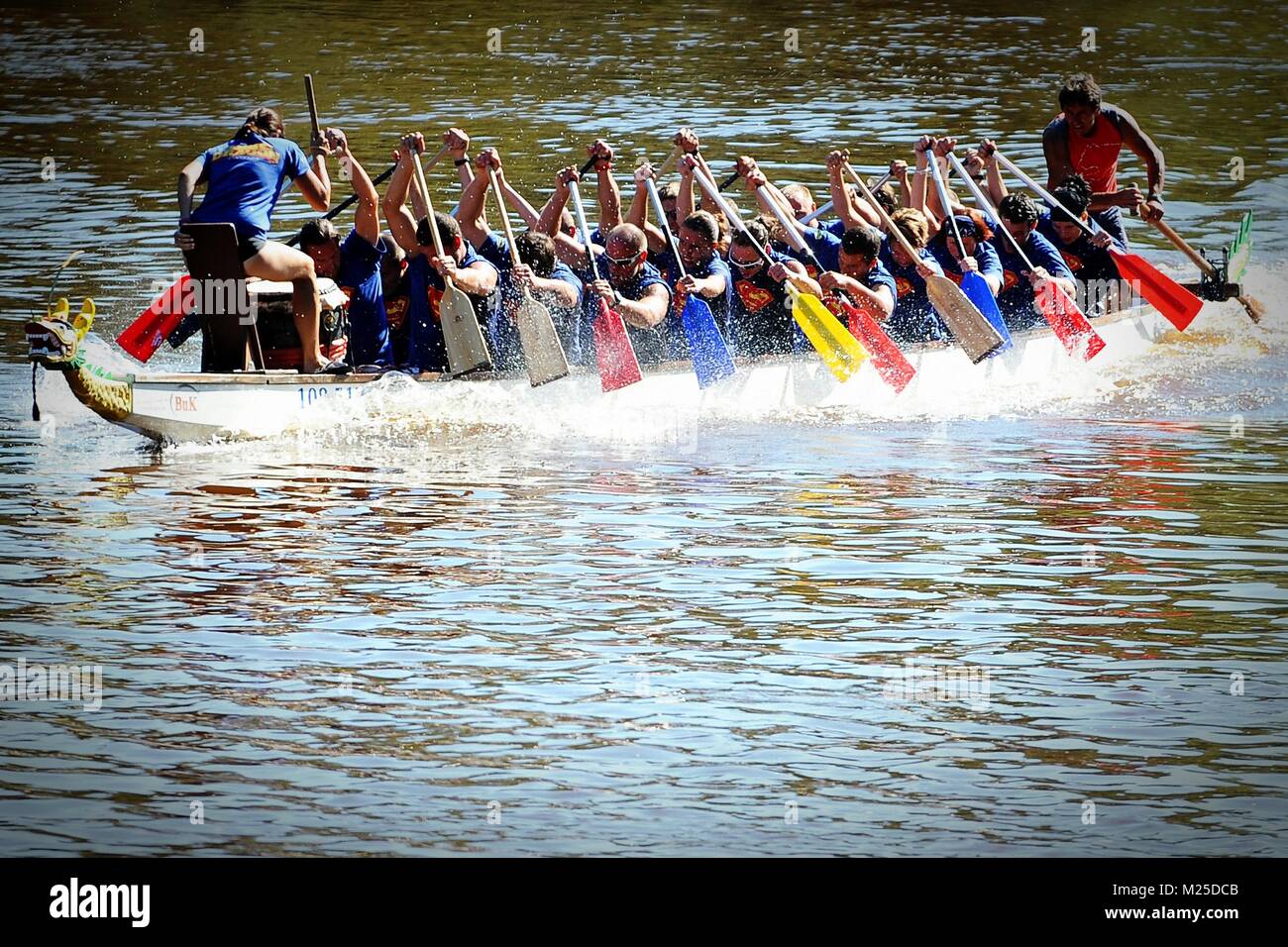 Dragon boat rac hi-res stock photography and images - Alamy
