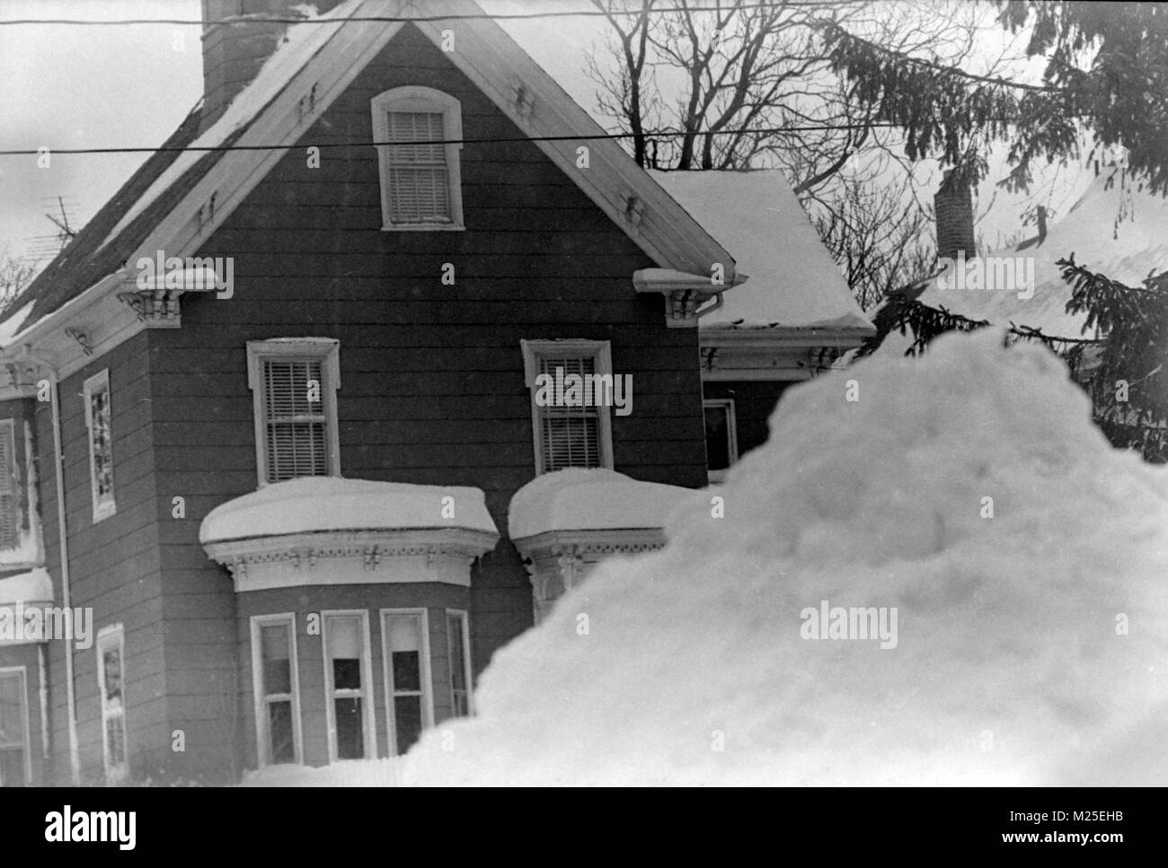 Blizzard 1978 school street hi-res stock photography and images - Alamy