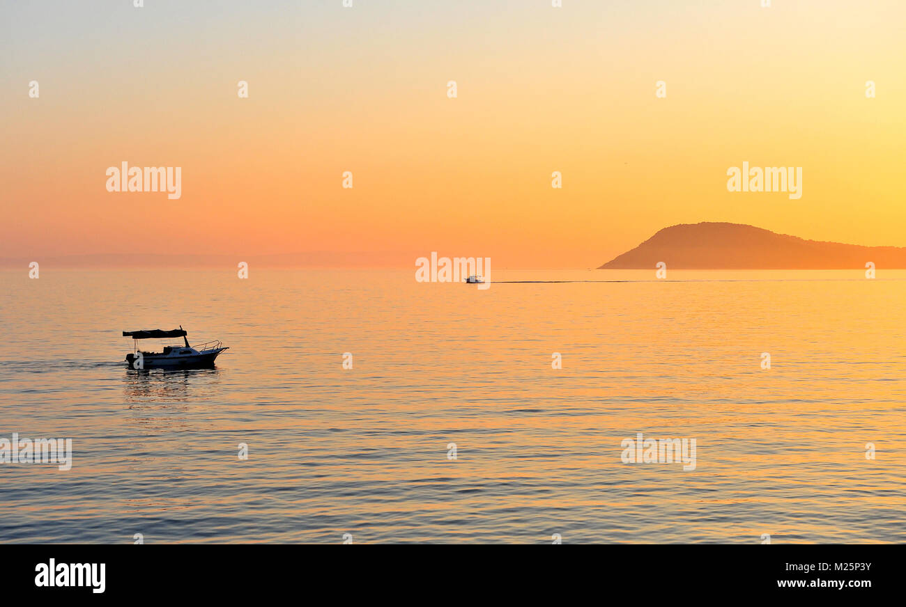 Speed boat in the sea hi-res stock photography and images - Alamy