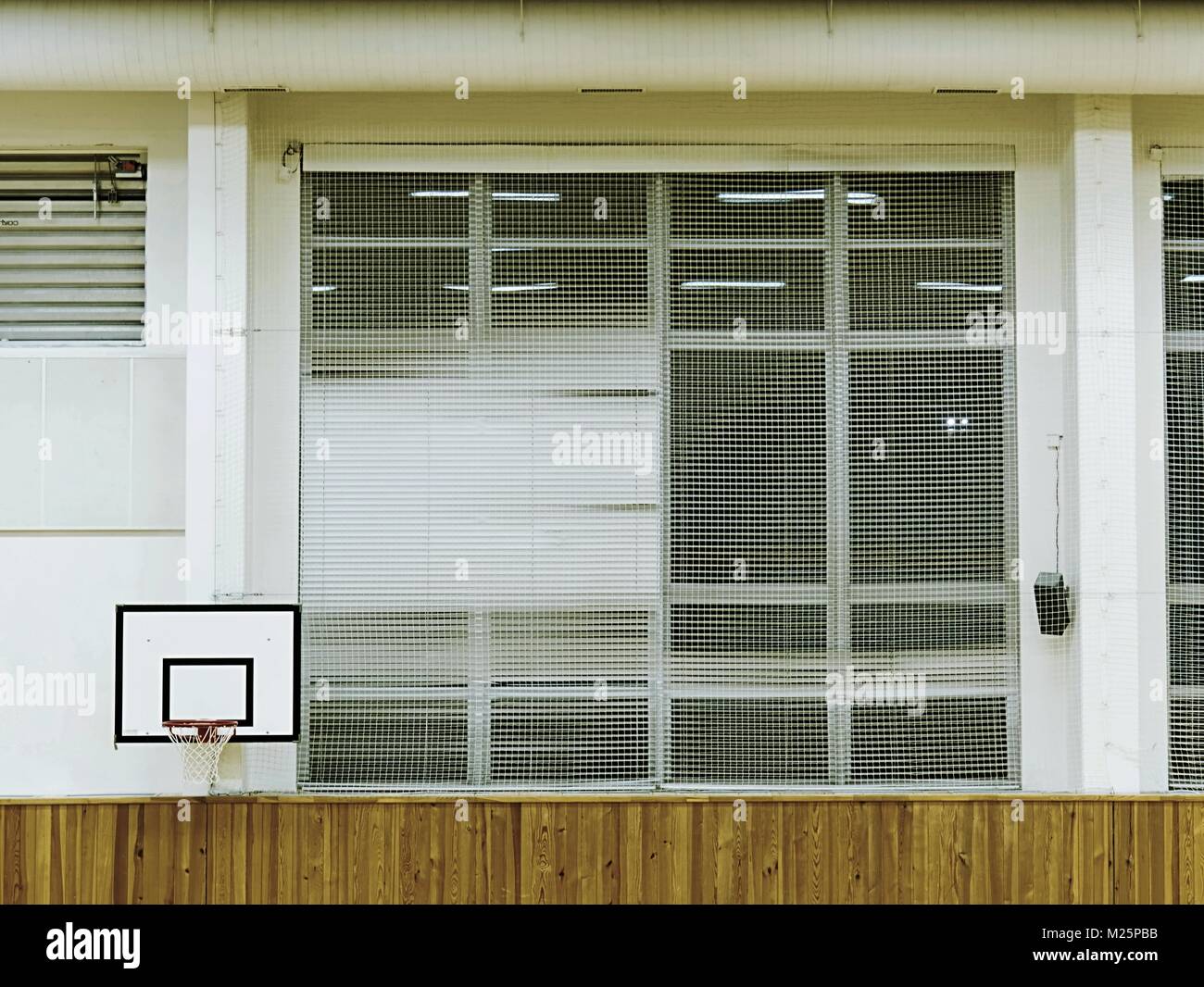 Empty basketball court in gymnasium hi-res stock photography and images ...