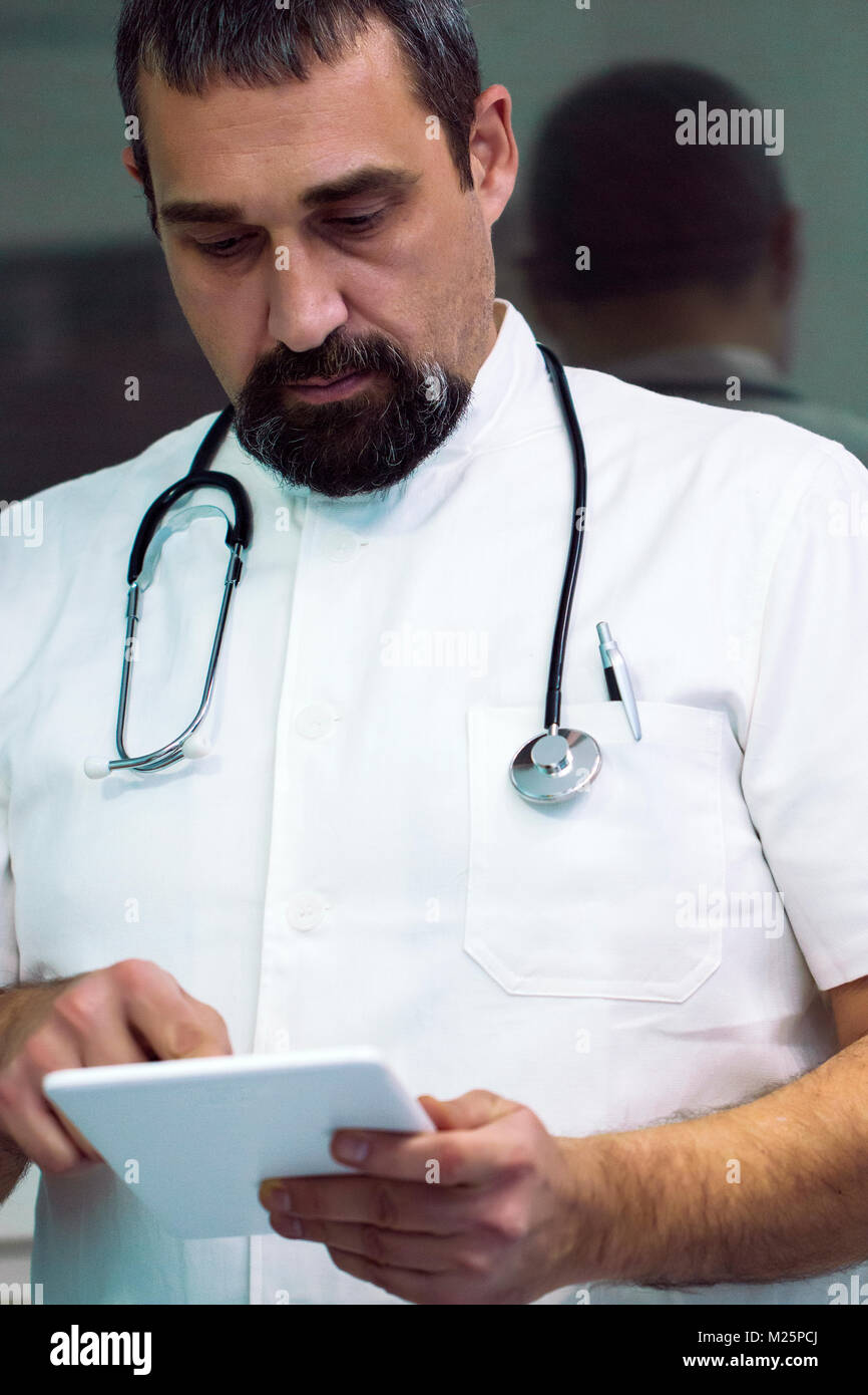 Doctor prescribing drug hi-res stock photography and images - Alamy
