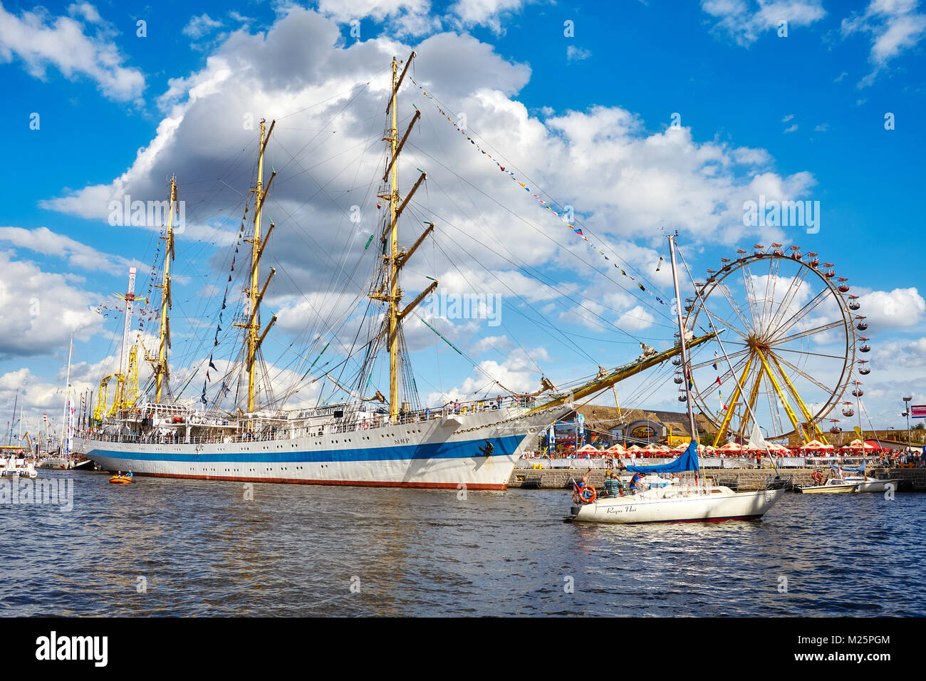 Full Rigged Sailing Ships High Resolution Stock Photography and Images ...