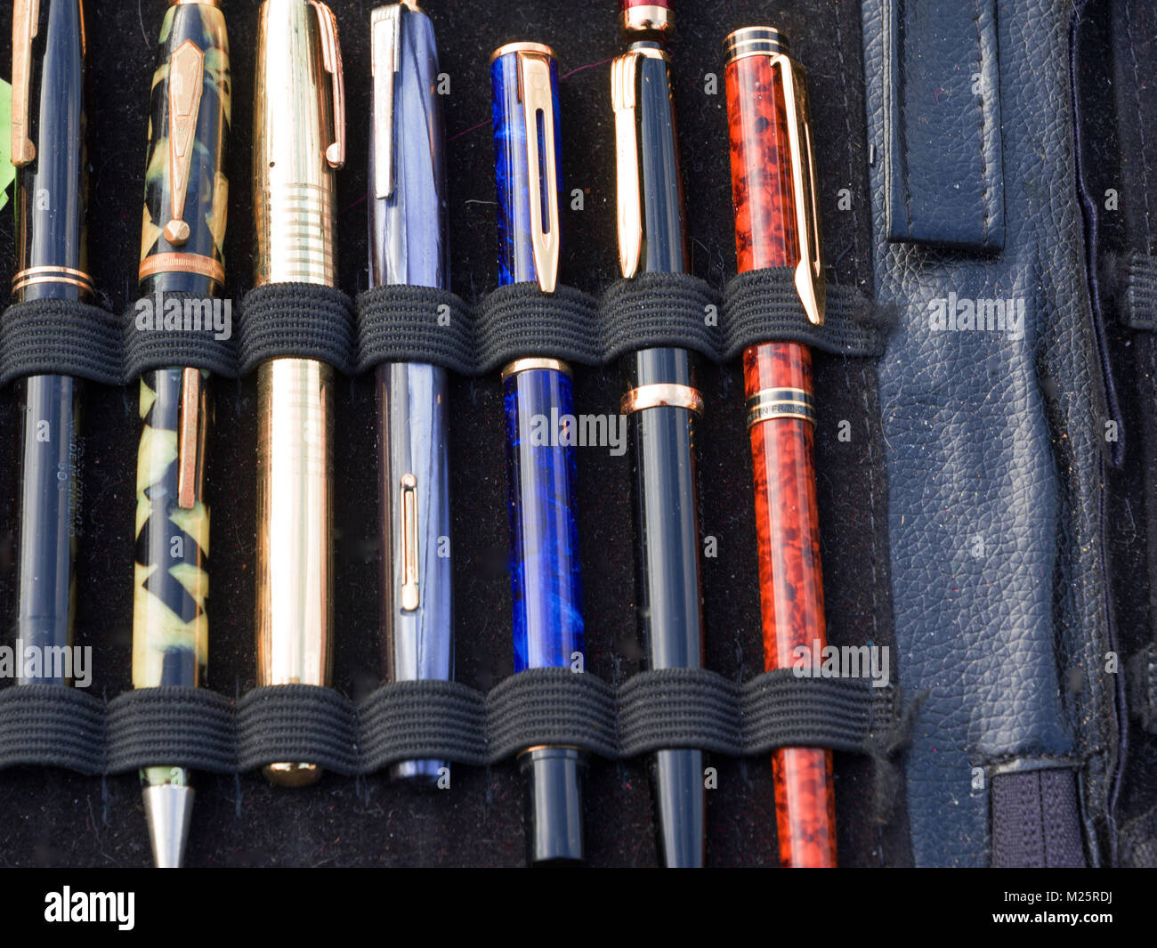 Vintage pen nib hi-res stock photography and images - Alamy