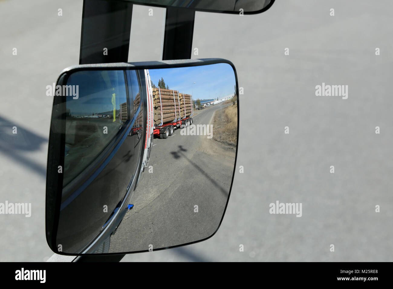 Lorry side view hi-res stock photography and images - Alamy