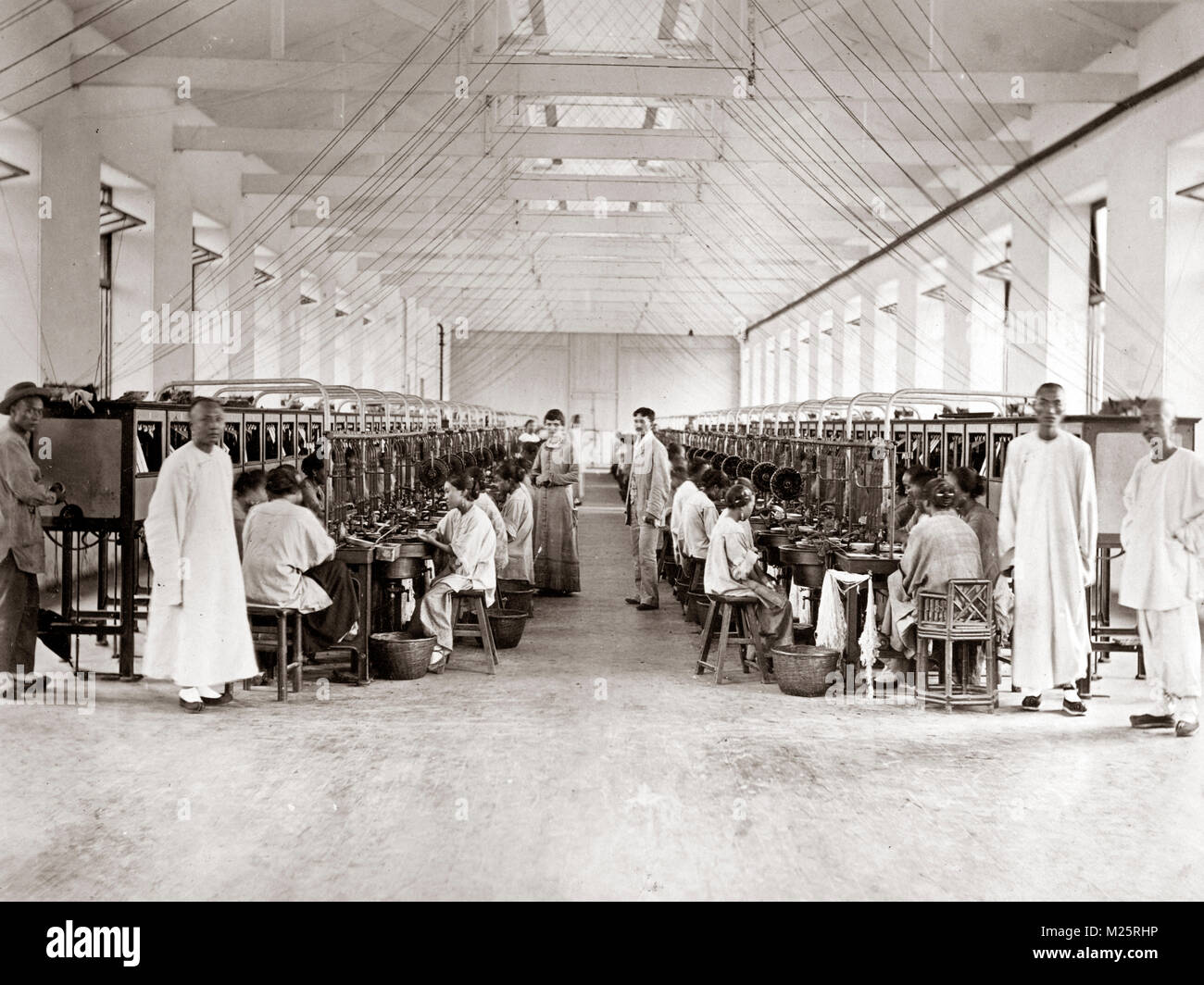 Factory workers 19th century hi-res stock photography and images - Alamy