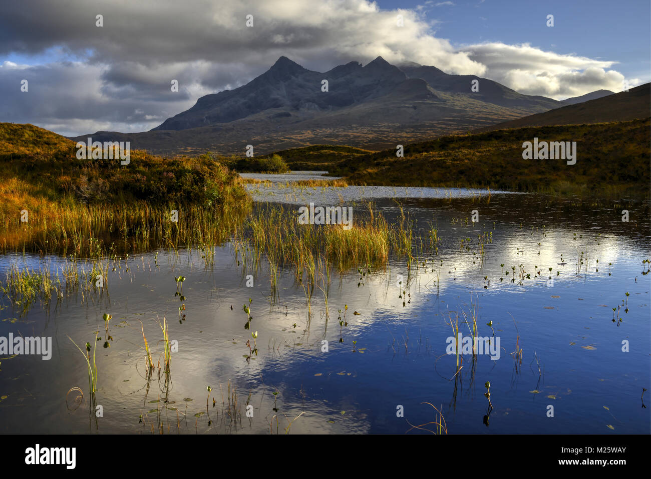Cuillin hills summit hi-res stock photography and images - Alamy