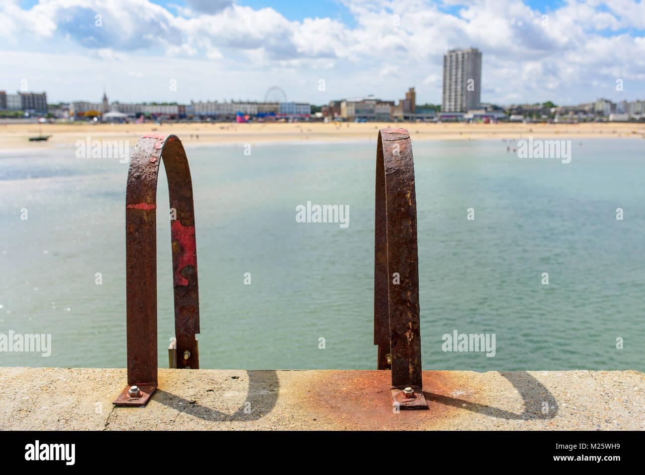 Margate beach victorian hi-res stock photography and images - Alamy