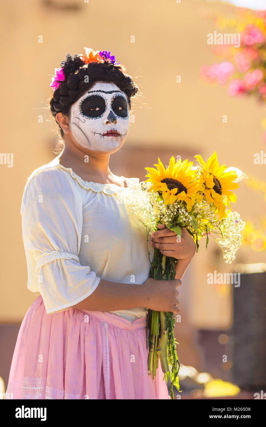 Mexican teen girls hi-res stock photography and images - Alamy
