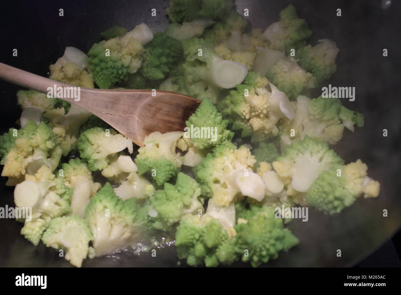 Roman cabbage hi-res stock photography and images - Alamy