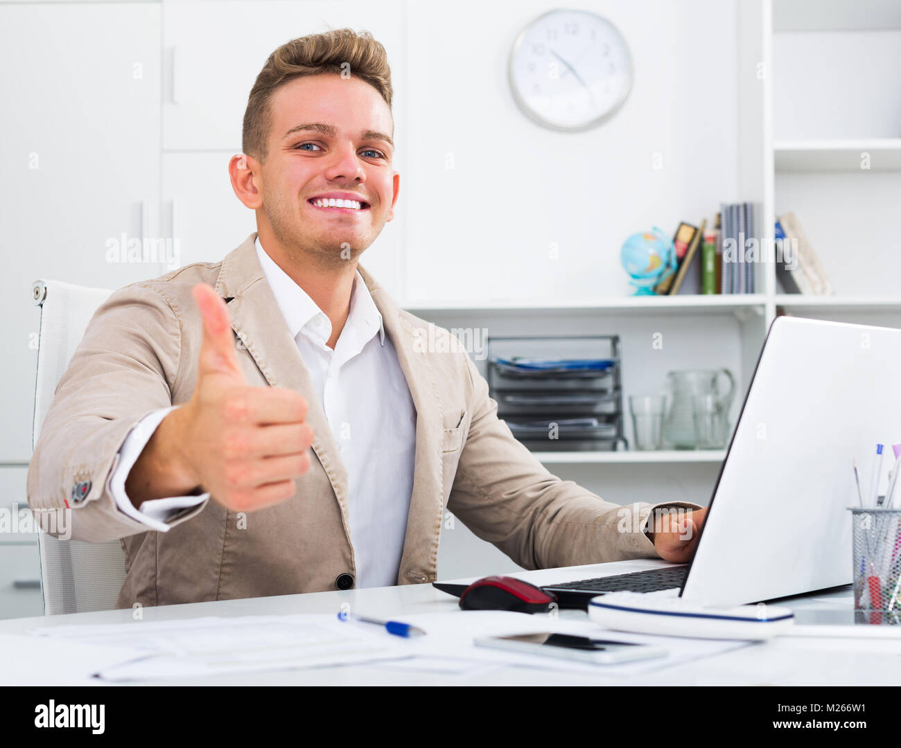 Happy manager hi-res stock photography and images - Alamy